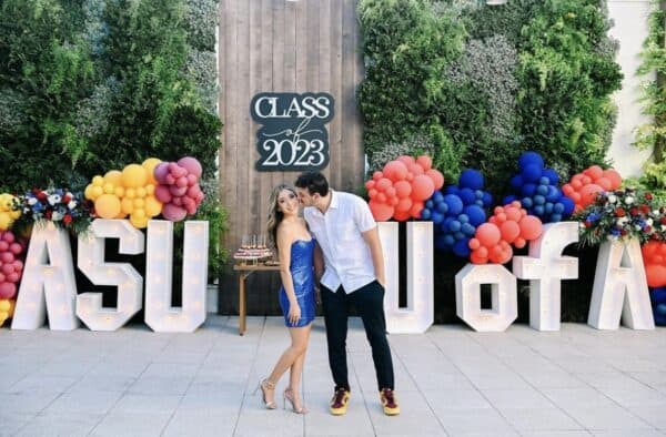 25 Amazing Outdoor Graduation Party Ideas - By Sophia Lee