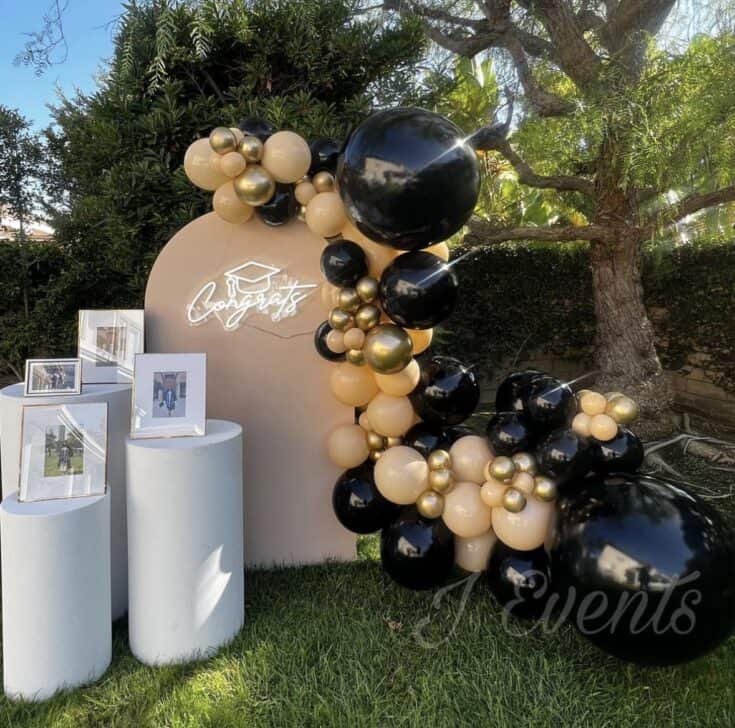 25 Amazing Outdoor Graduation Party Ideas - By Sophia Lee