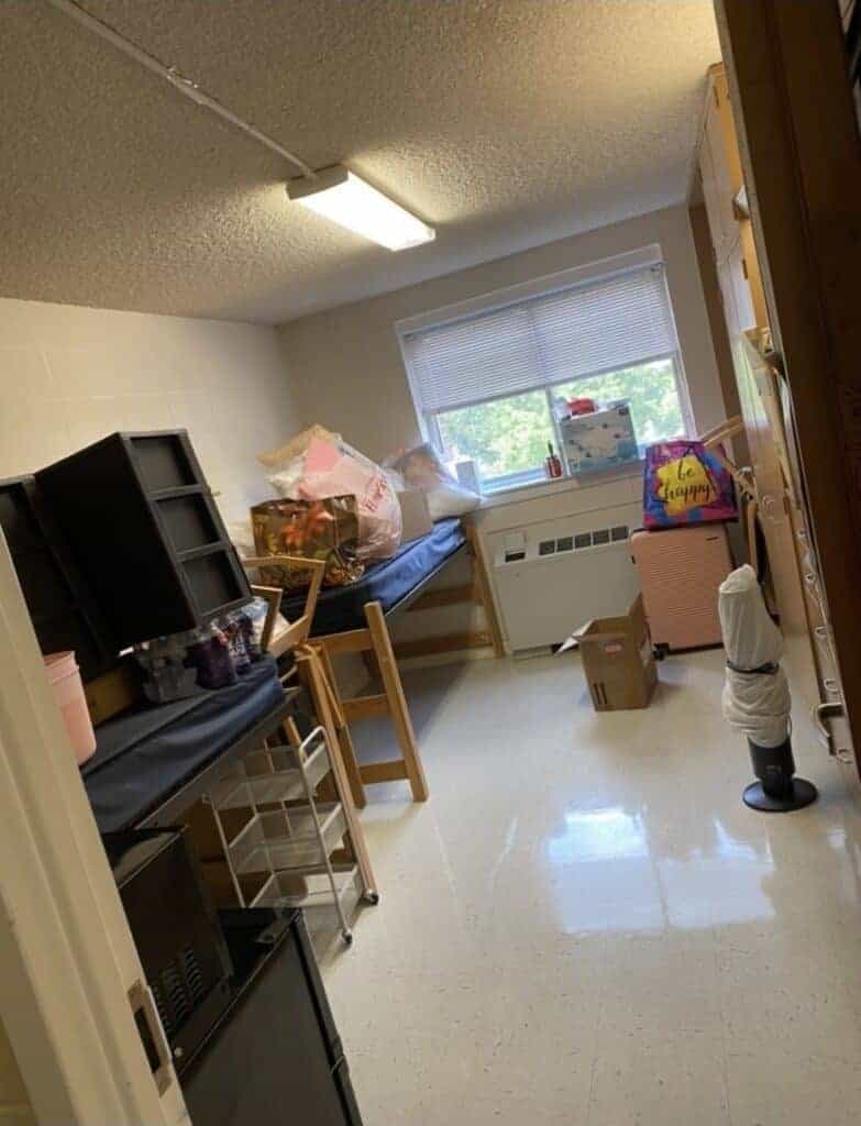 15 Unbelievable Dorm Room Before And After Transformations - By Sophia Lee
