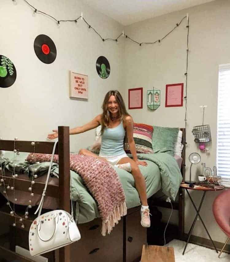 Trendy Boho Dorm Room Decor | How To Turn Your Bland Dorm Room Into A ...