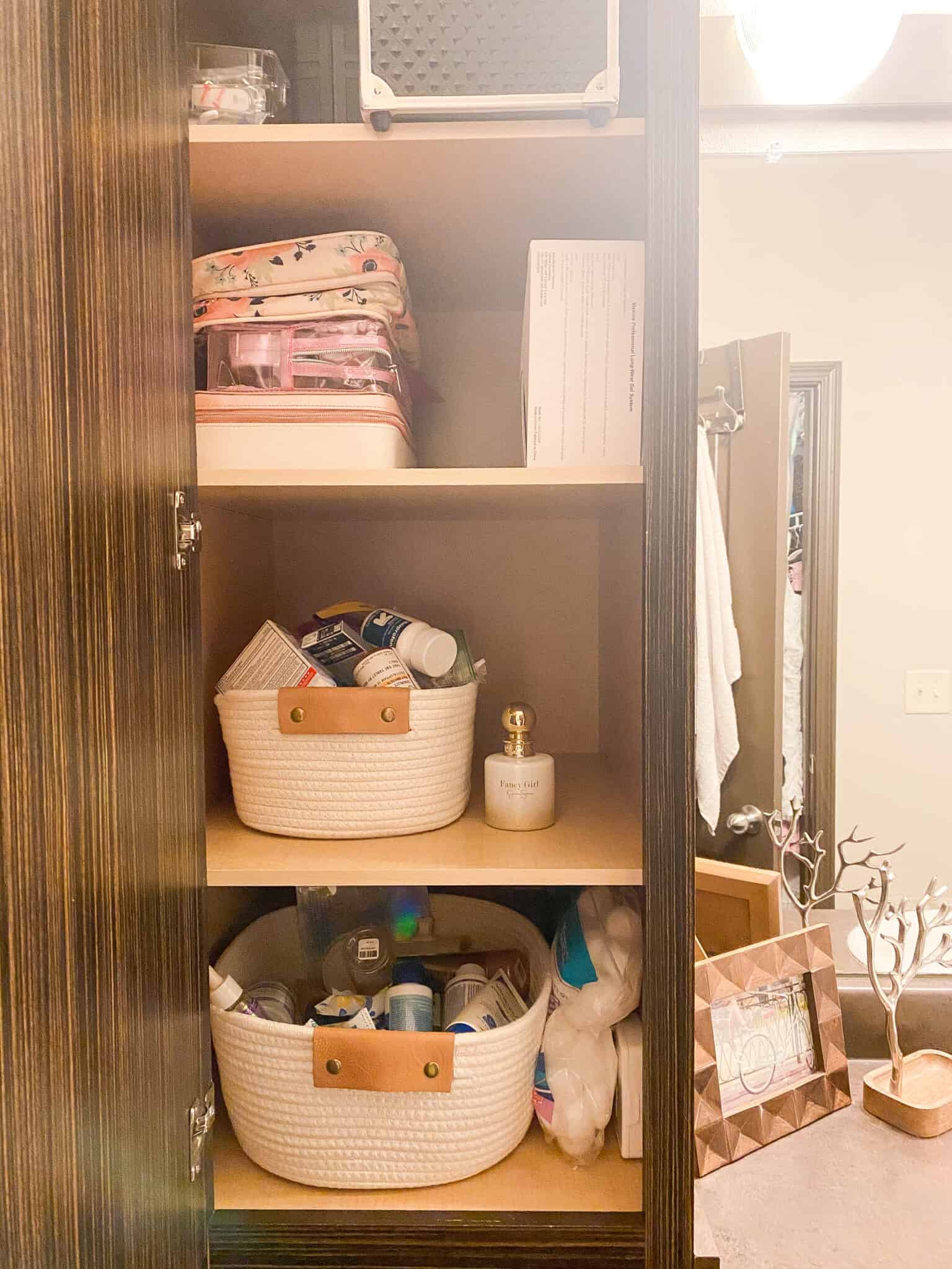 21 College Apartment Bathroom Ideas That Prove You Can Make Bathrooms ...