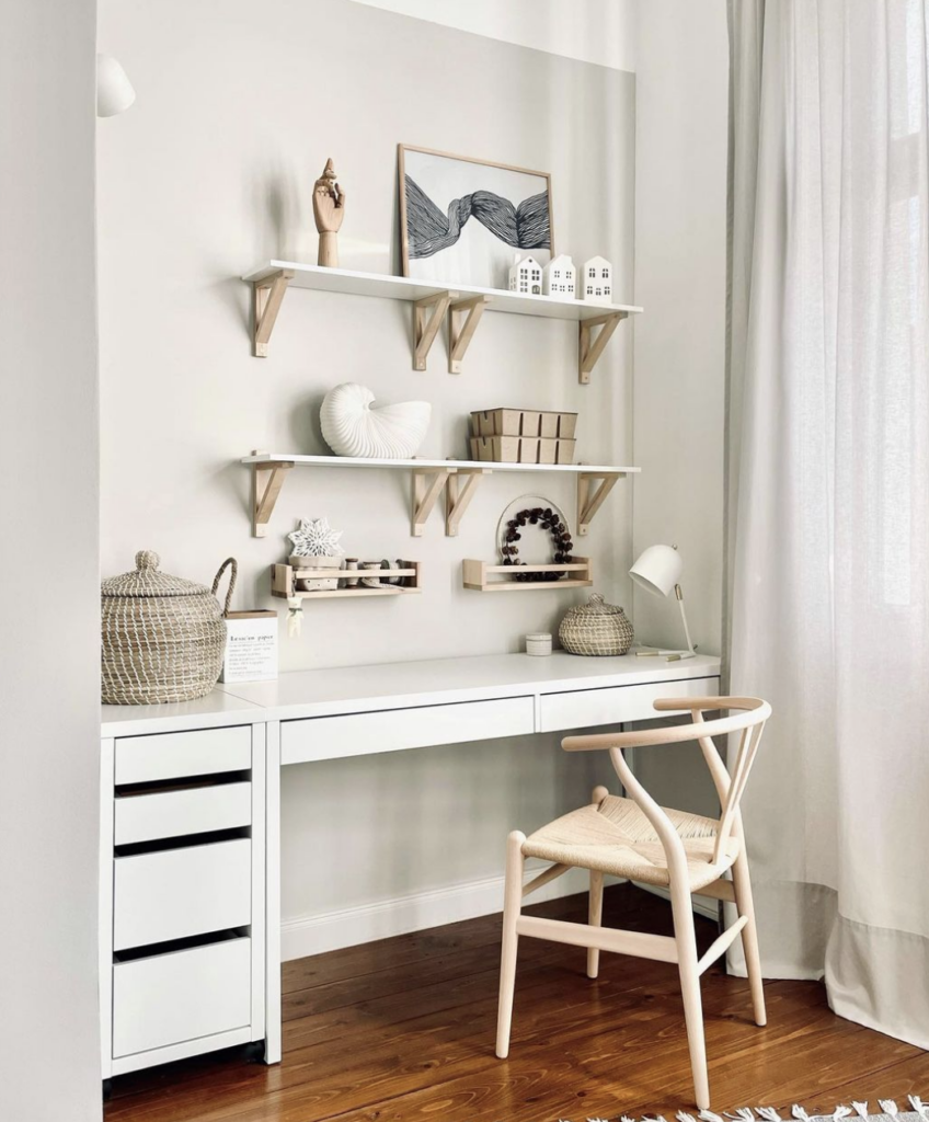 19 Aesthetic Desk Decor Ideas That’ll Make You Actually Want To Work ...