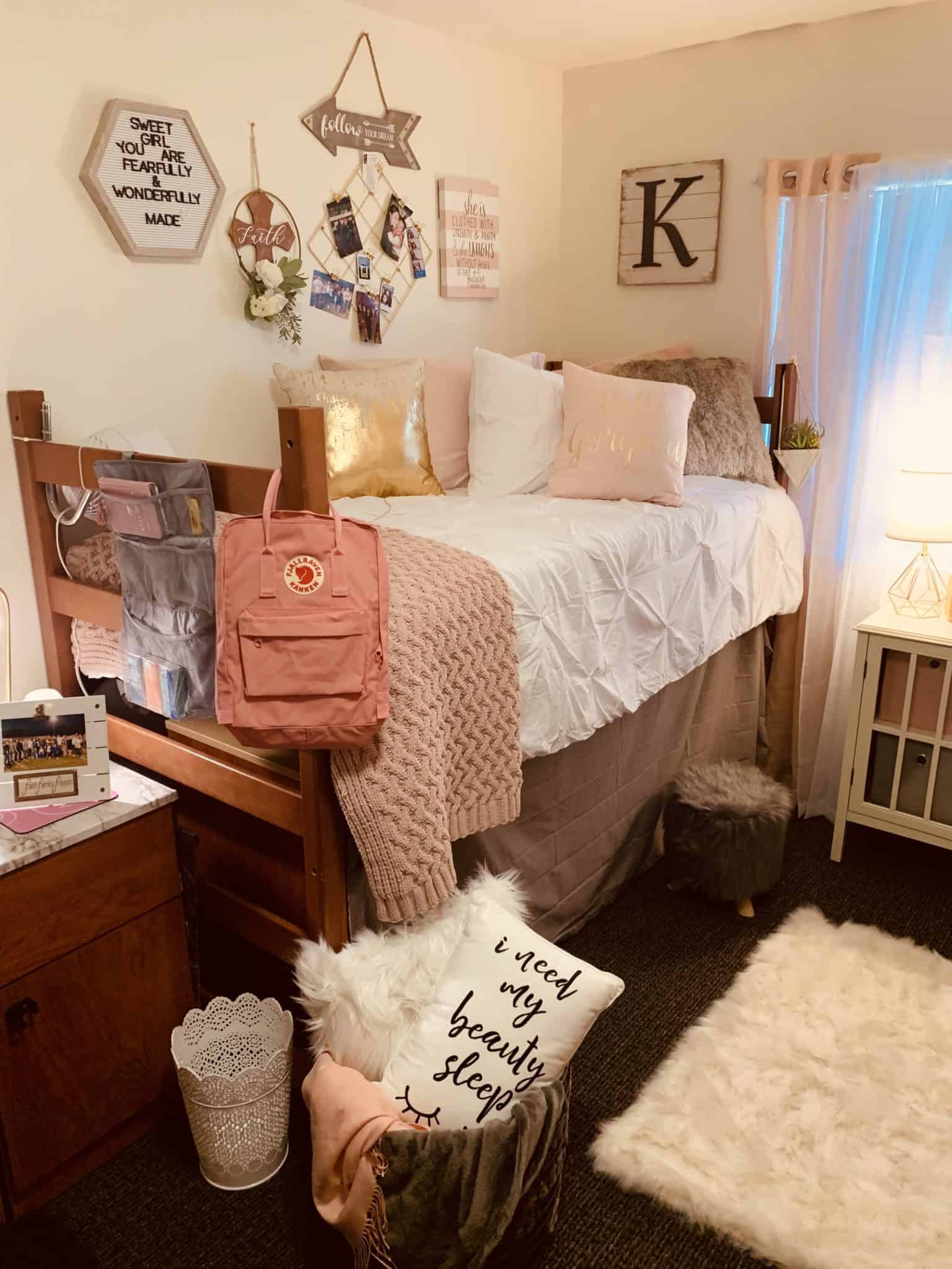 24 Photos of Insanely Beautiful & Organized Dorm Rooms - By Sophia Lee