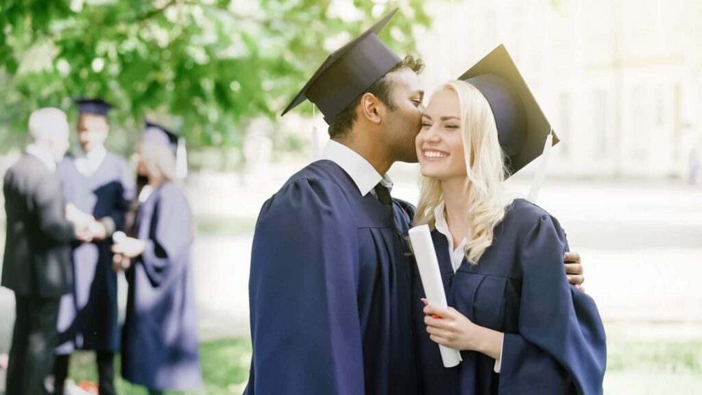 40+ Graduation Party Ideas 2022 | Everything You Need To Plan The Best ...
