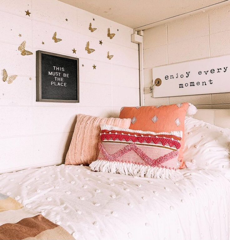 39 Trendy Dorm Rooms That Are Truly Viral-Worthy - By Sophia Lee