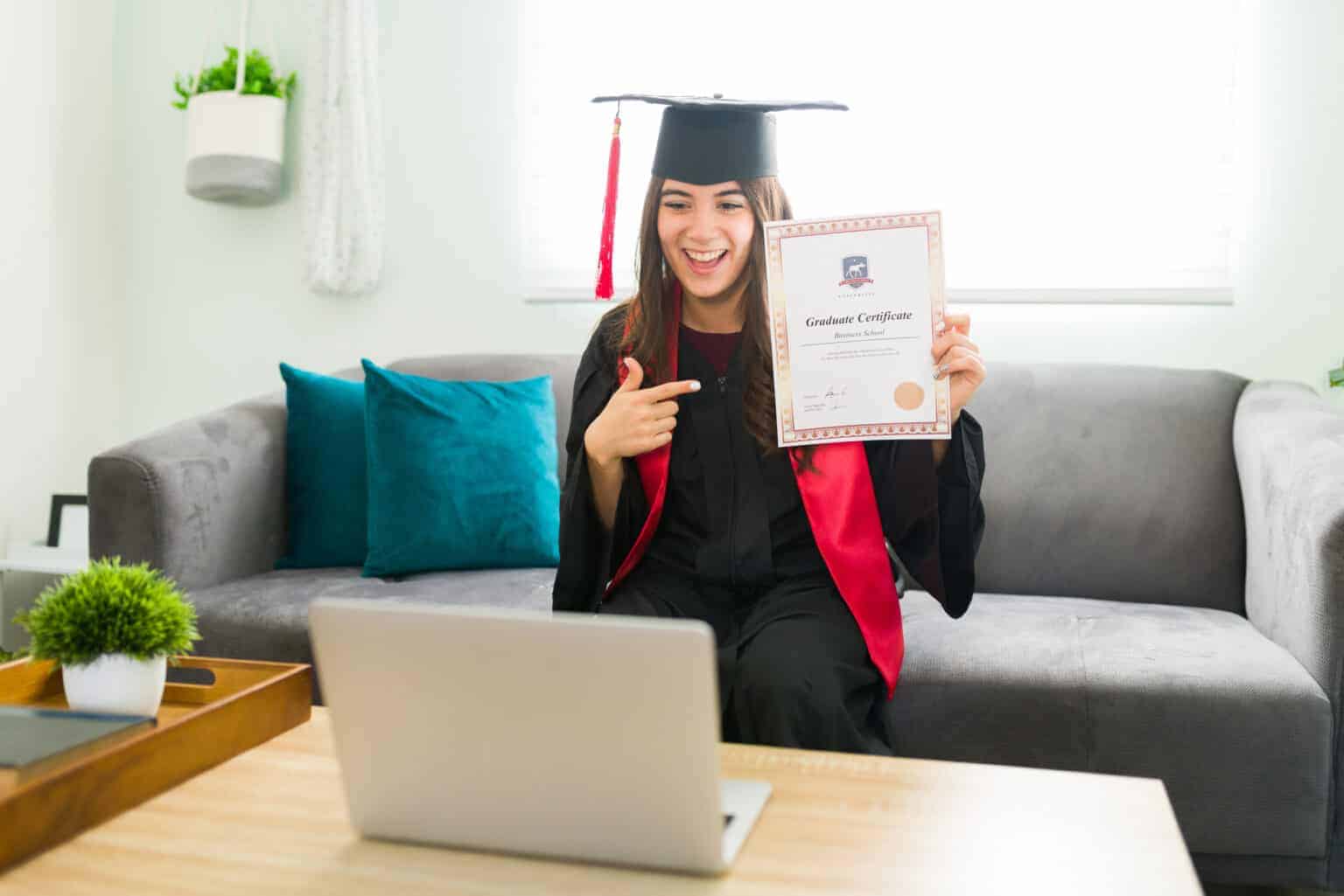 Insanely Creative Virtual Graduation Ideas To Use In 2022 - By Sophia Lee